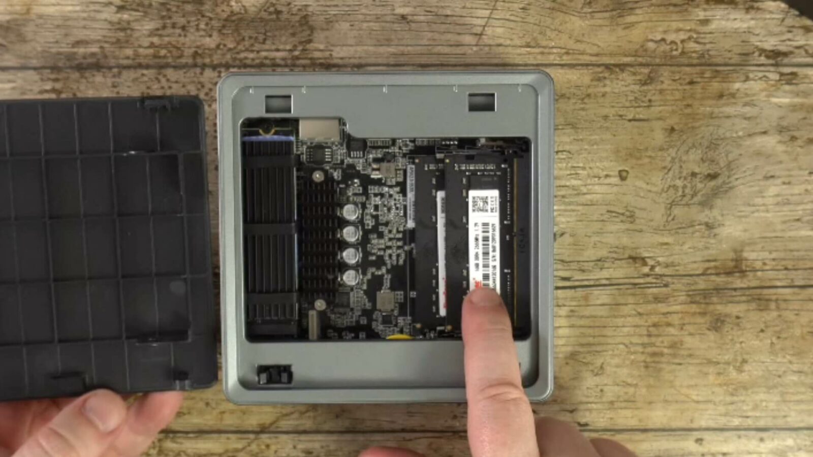 Análisis del Minisforum Deskmini UM350 - Mini PC AMD Ryzen de alto ...