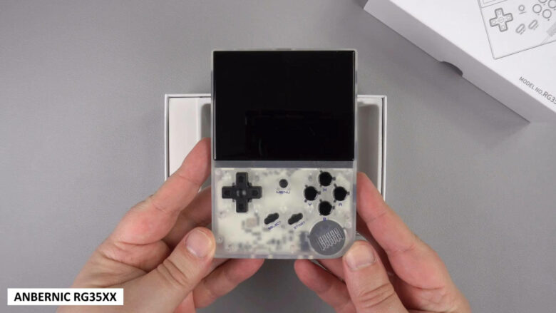 RG35XX Review – Better than the Miyoo Mini budget retro gaming handheld ...