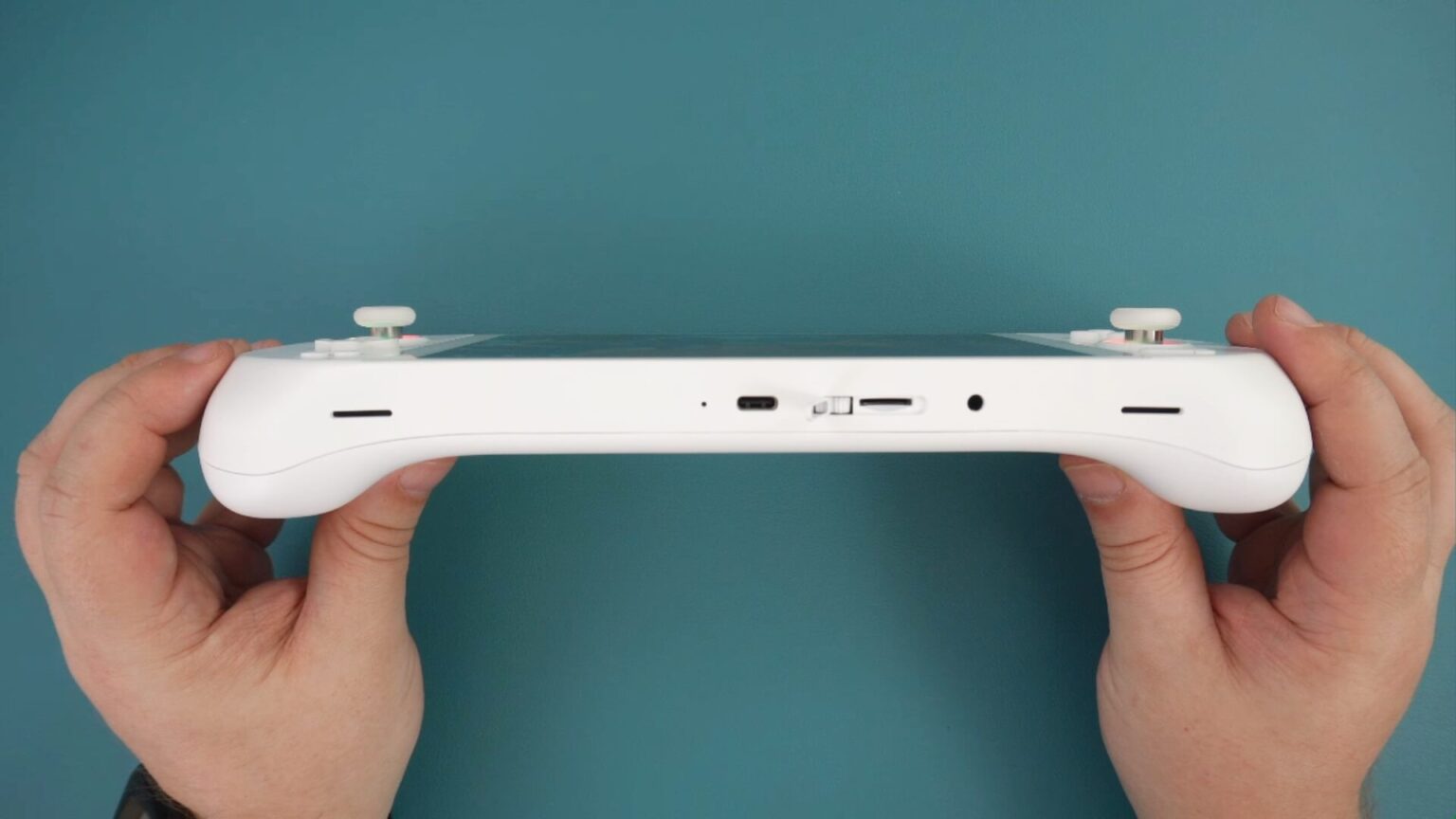 AYANEO GEEK 1S Review with video – Ryzen 7 7840U powered AAA gaming ...