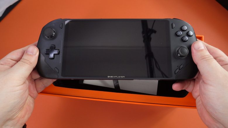 ONEXPLAYER ONEXFLY Review with video – A solid medium sized handheld ...