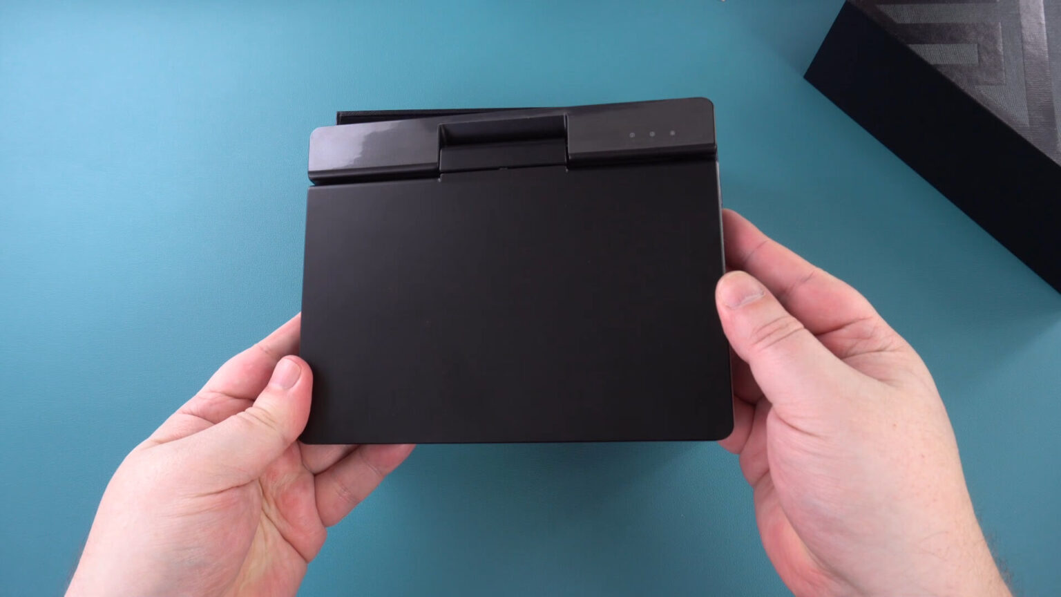 ONE Netbook A1 Pro Review with video – Ultrabook and tablet with a ...