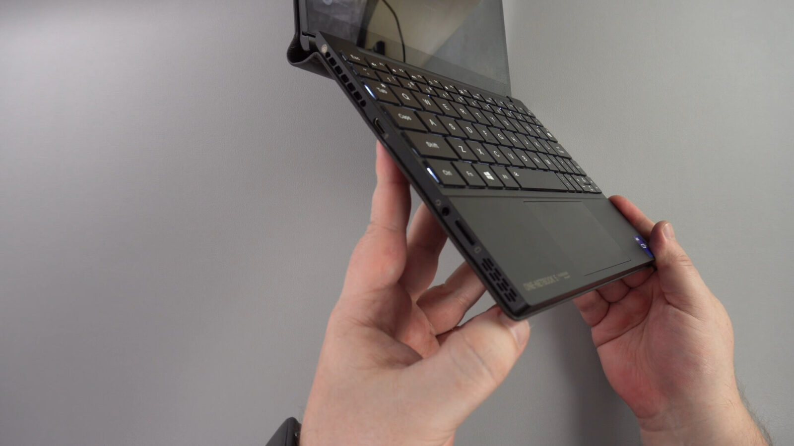 One Netbook 5 Review with video – Interchangeable Mini Laptop & Tablet ...