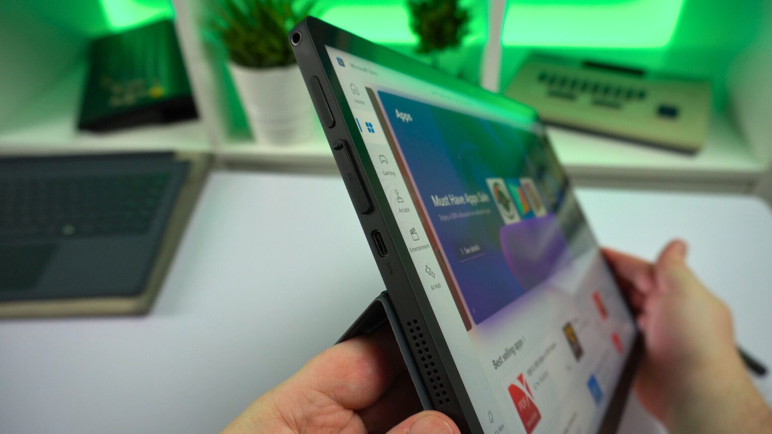 Minisforum V3 review with video – 3-in-1 tablet, laptop and portable ...