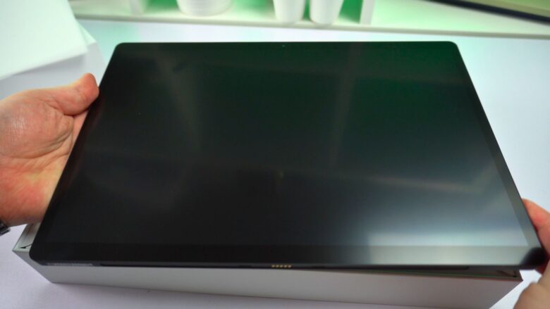 Minisforum V3 review with video – 3-in-1 tablet, laptop and portable ...