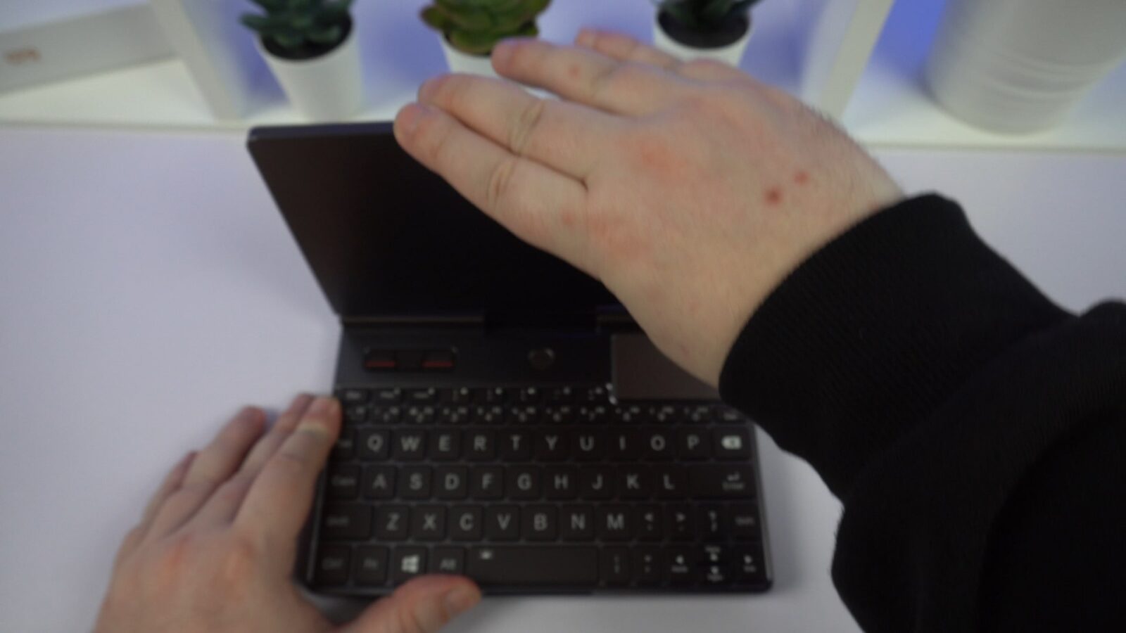 GPD Pocket 3 Review with Intel Pentium Gold 7505 Processor: A mini ...