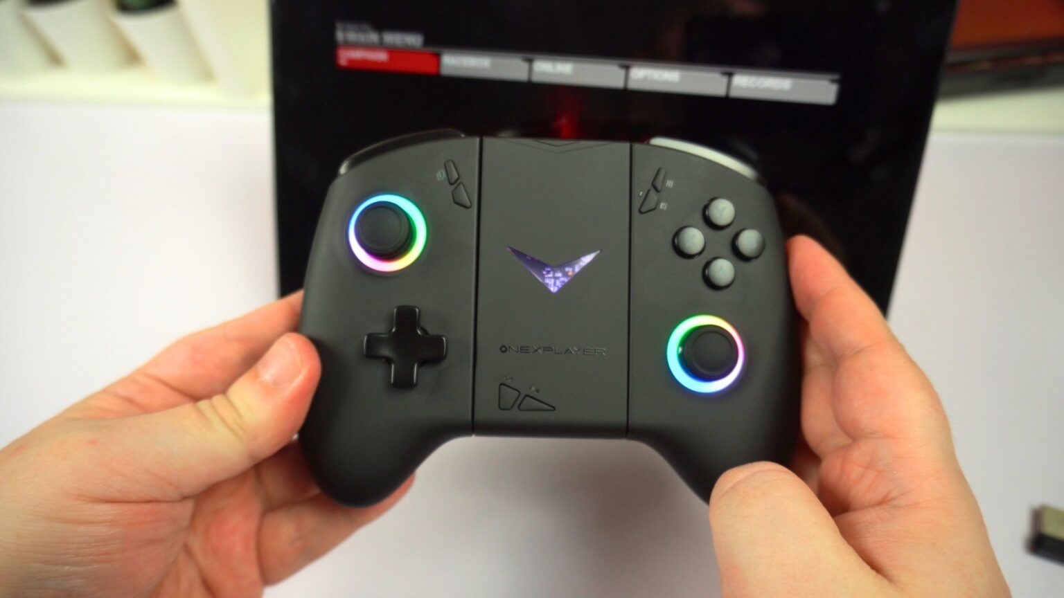 ONEXPLAYER X1 AMD Review – 3-in-1 AMD 8840U powered laptop, tablet ...