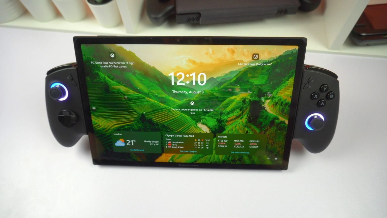 ONEXPLAYER X1 AMD Review – 3-in-1 AMD 8840U powered laptop, tablet ...