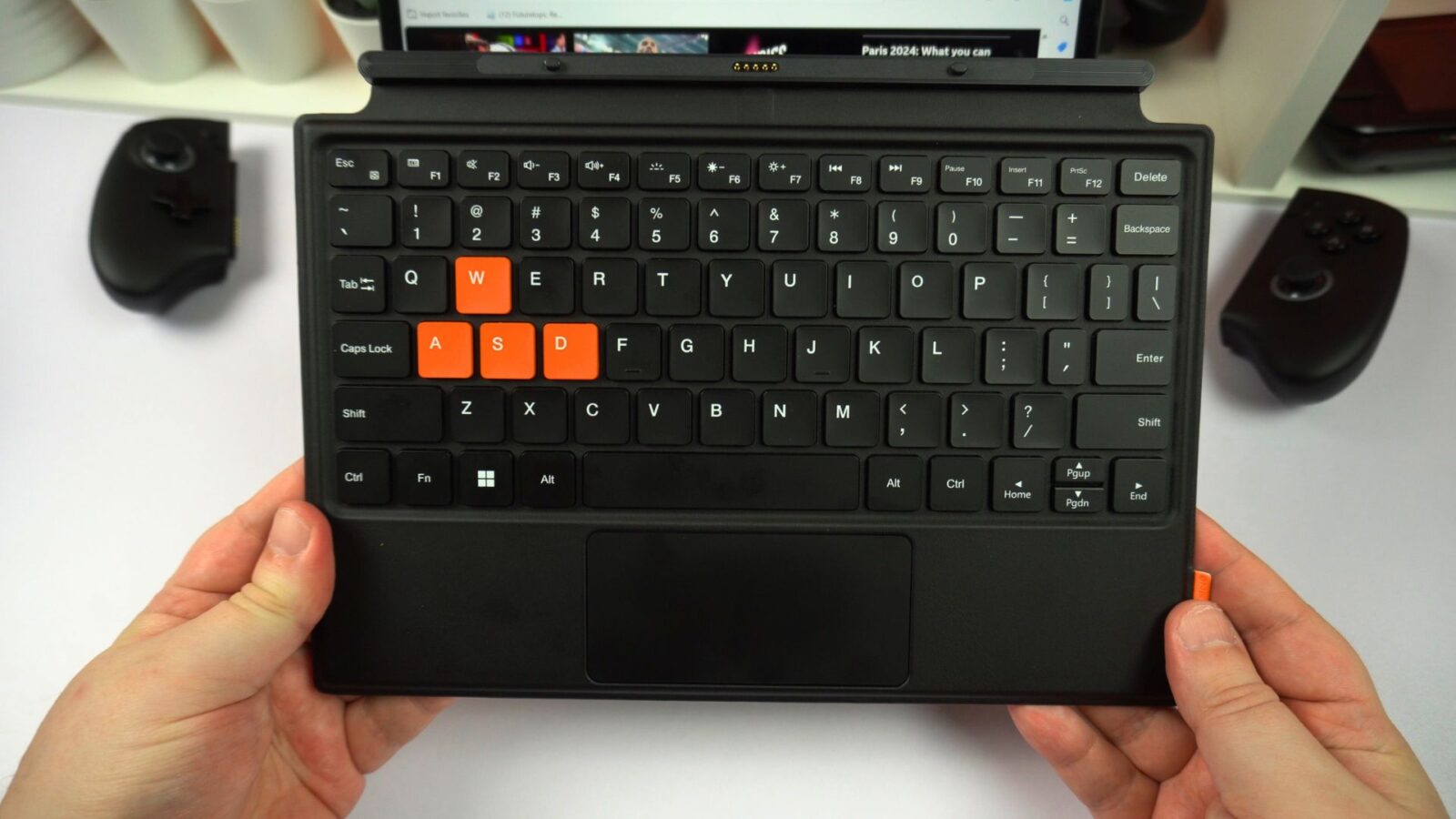 ONEXPLAYER X1 AMD Review – 3-in-1 AMD 8840U powered laptop, tablet ...