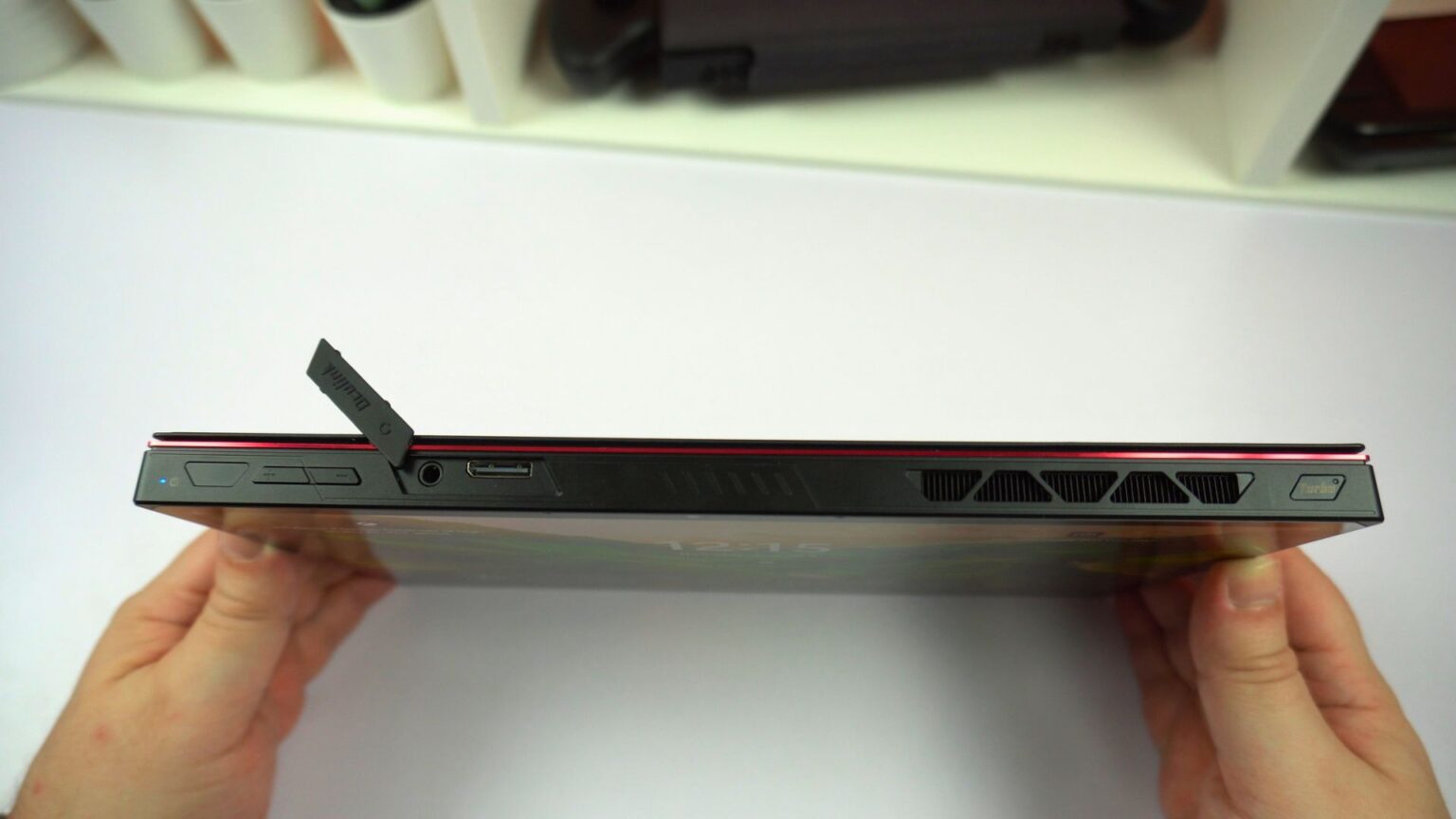 ONEXPLAYER X1 AMD Review – 3-in-1 AMD 8840U powered laptop, tablet ...