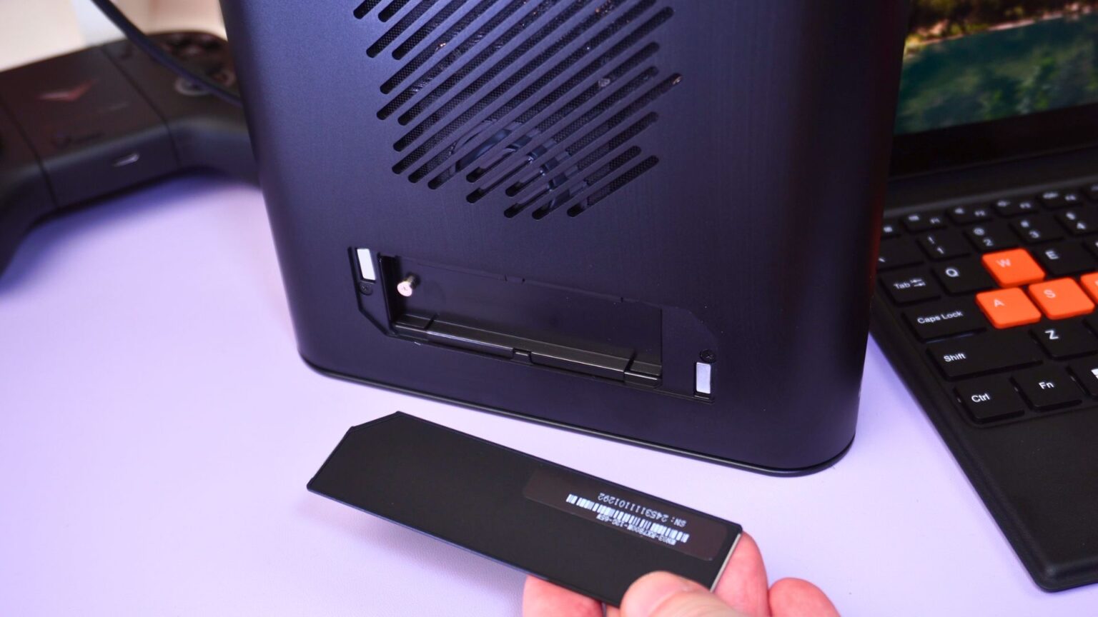 ONEXPLAYER ONEXGPU 2 Review – AMD Radeon RX 7800M eGPU docking station ...