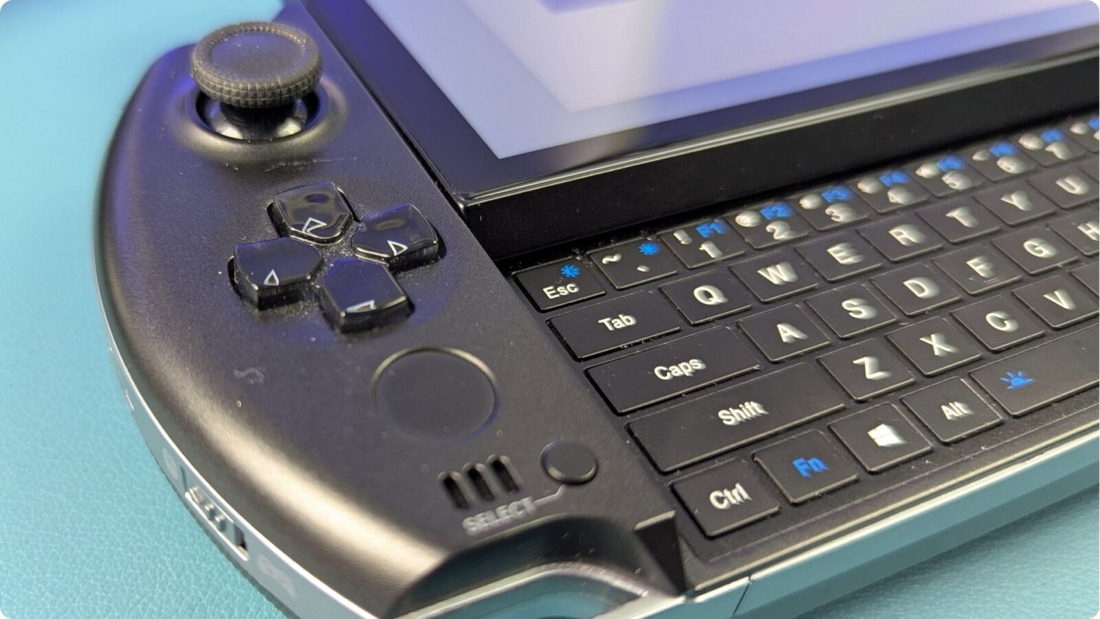 GPD WIN 4 2025 vs GPD WIN Mini 2025 – Which GPD handheld gaming PC is ...