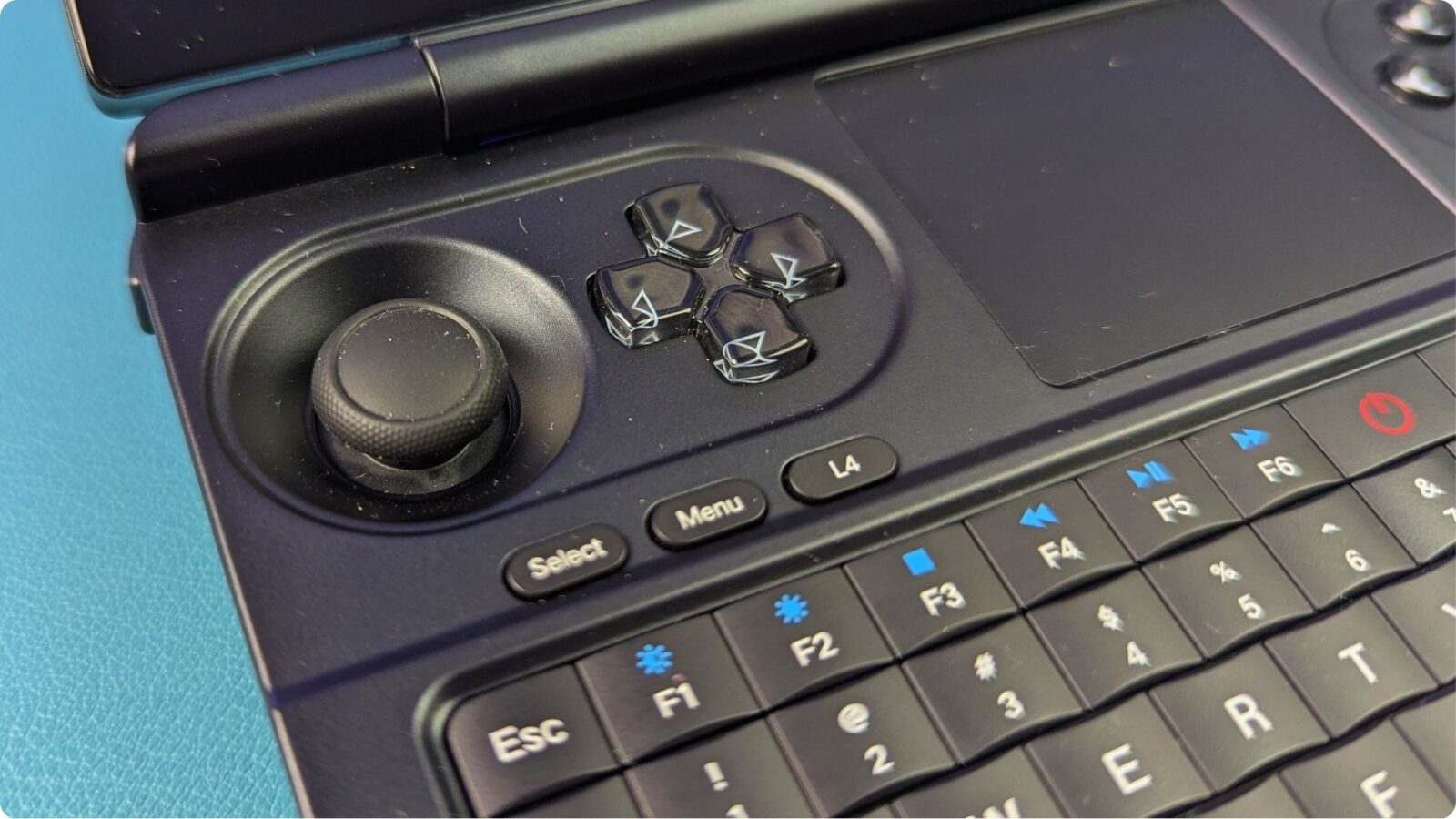 GPD WIN 4 2025 vs GPD WIN Mini 2025 – Which GPD handheld gaming PC is ...