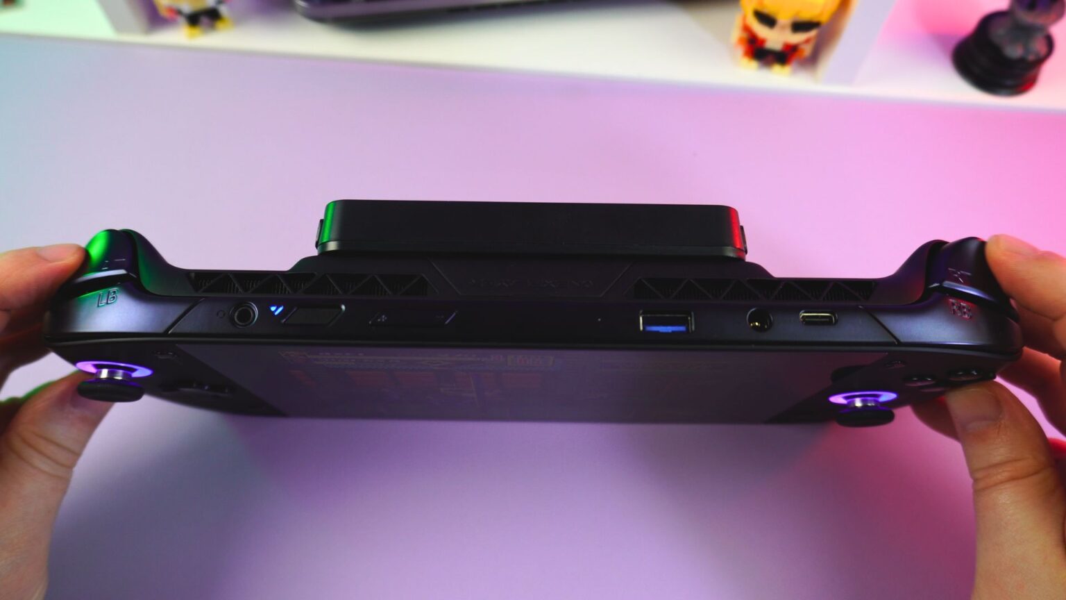 ONEXPLAYER ONEXFLY Apex Review: The Ultimate Strix Halo Handheld Gaming ...