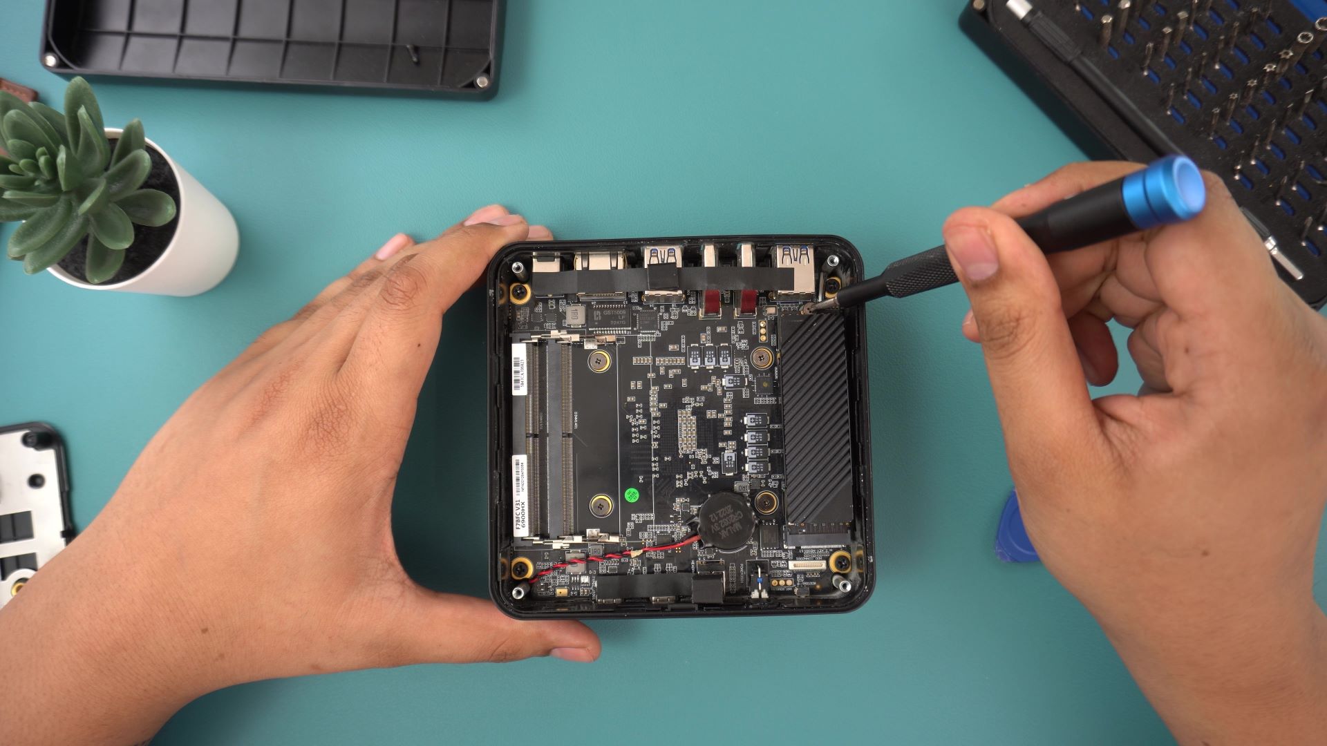 SSD & RAM Install for Mini PCs • DroiX Knowledge Base - Tutorials for ...